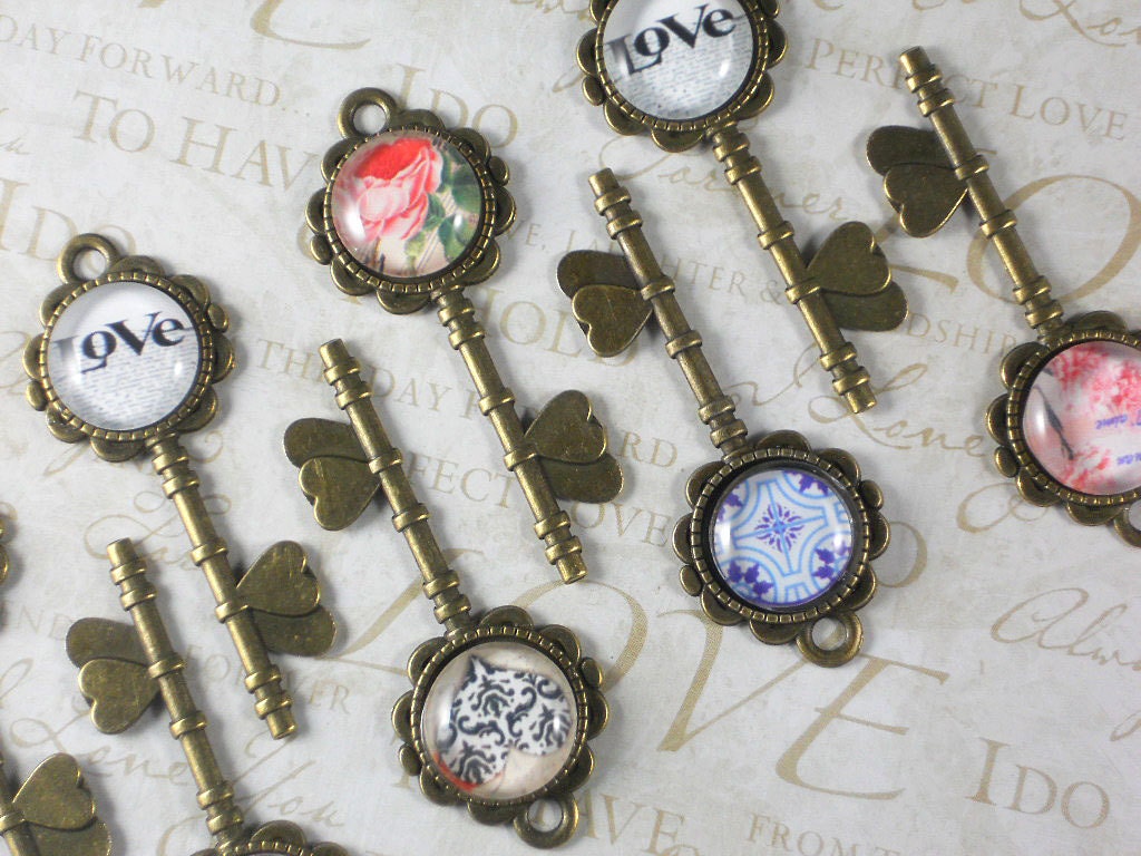 10 Skeleton XL Keys Photo Dome and Heart Key Pendant Bronze - Etsy
