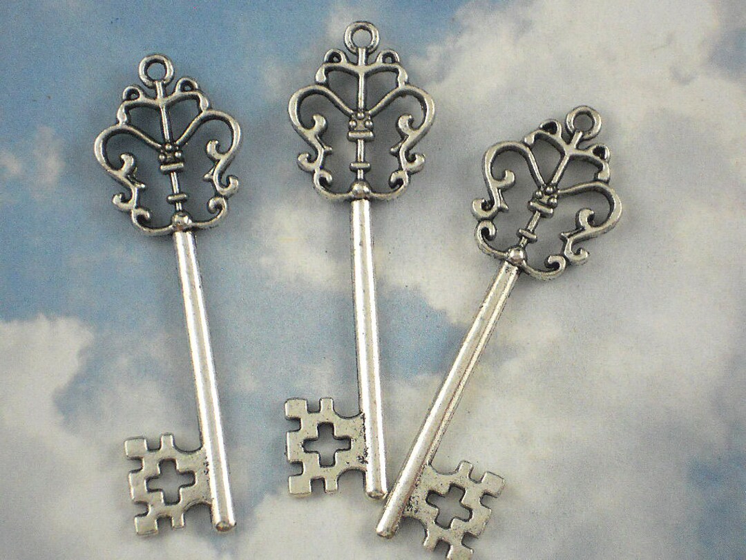 5 Keys Skeleton Scrollwork Pendants Fancy Big 58mm Charms Tibetan ...