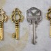 5 Looking Glass Keys Pendants Gold Tone Vintage Look Key 42mm - Etsy