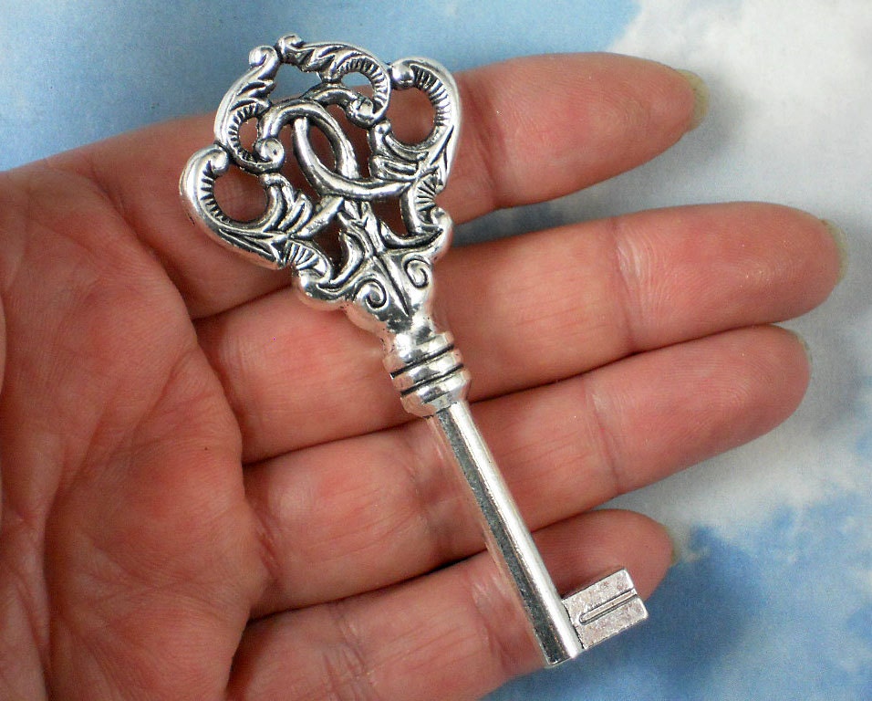 1 Fancy Key Pendant Ornate Great Key for Santa Weddings - Etsy