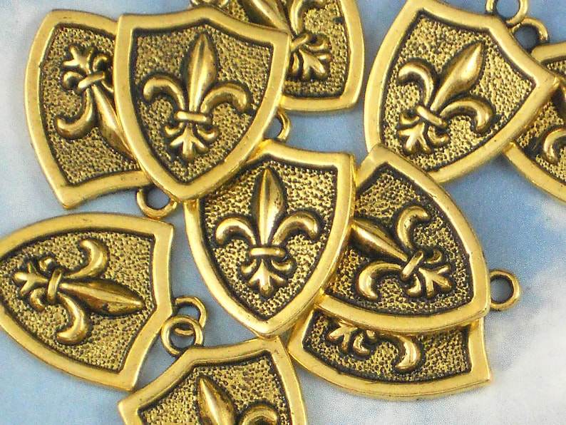 Bulk 30 Fleur De Lis Shield Charms Antiqued Gold Pendants - Etsy