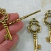 5 Looking Glass Keys Pendants Gold Tone Vintage Look Key 42mm - Etsy