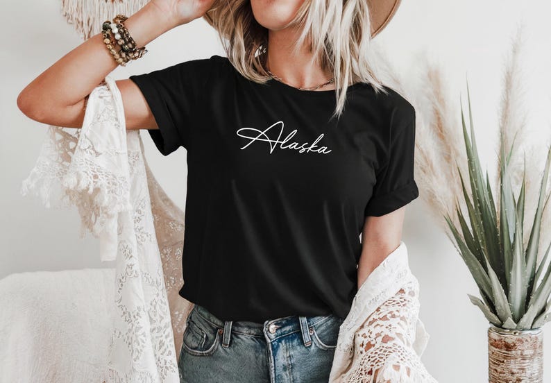 Alaska T-shirt, Cursive Lettering, Unisex Crewneck Tee - Etsy