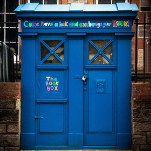 Notting Hill London Photograph - Blue Free Library - Bibliophile Home ...