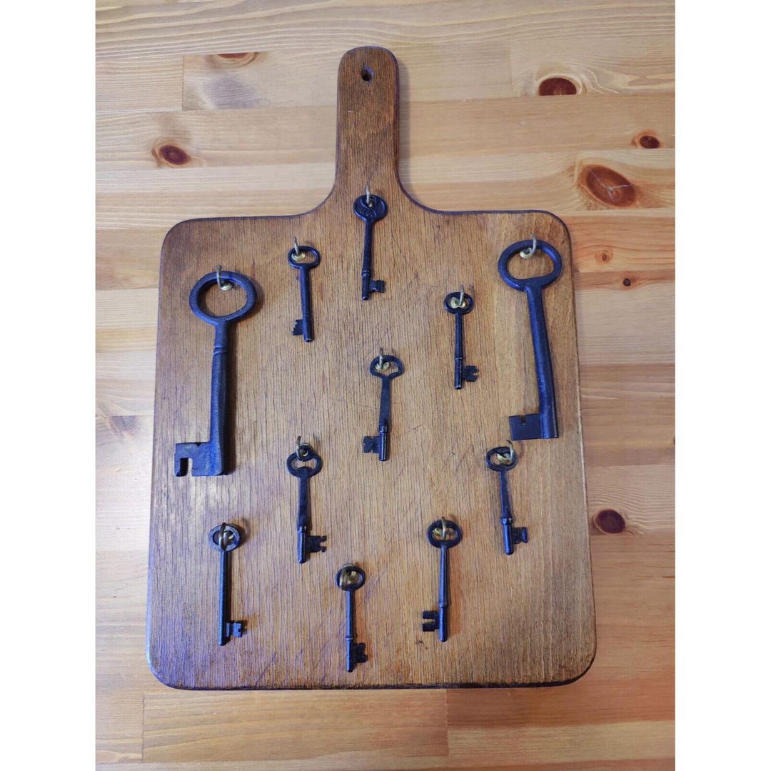 Skeleton Key Hanging Wall Display Walnut Wood Board Decor Cast Iron ...