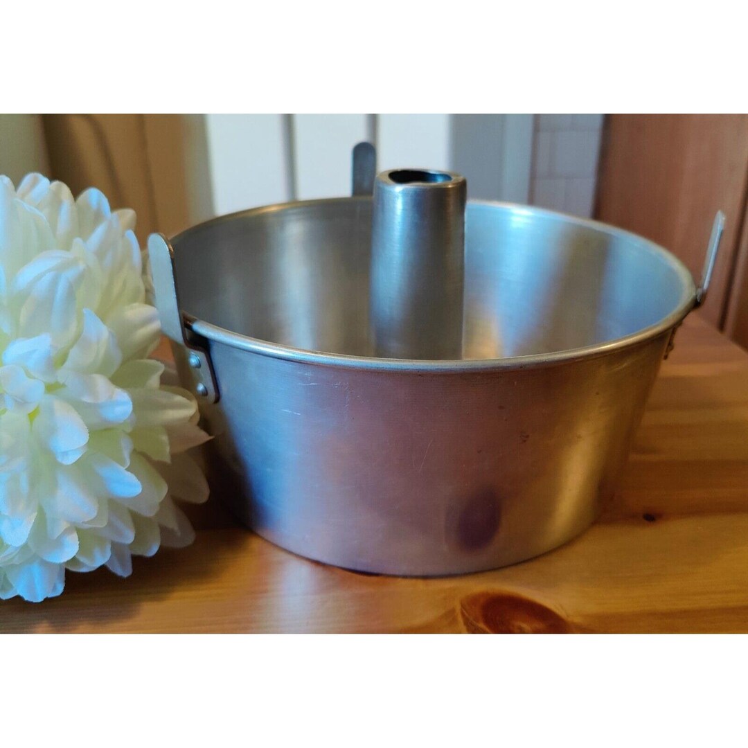 Vintage Kitchen Pride by Mirro Round Aluminum 2 Pc Angel Food Cake Pan ...