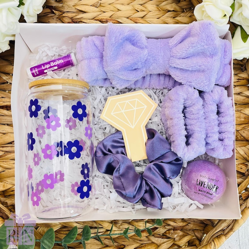 Best Friend Gift Box - 60+ Gift Ideas for 2025