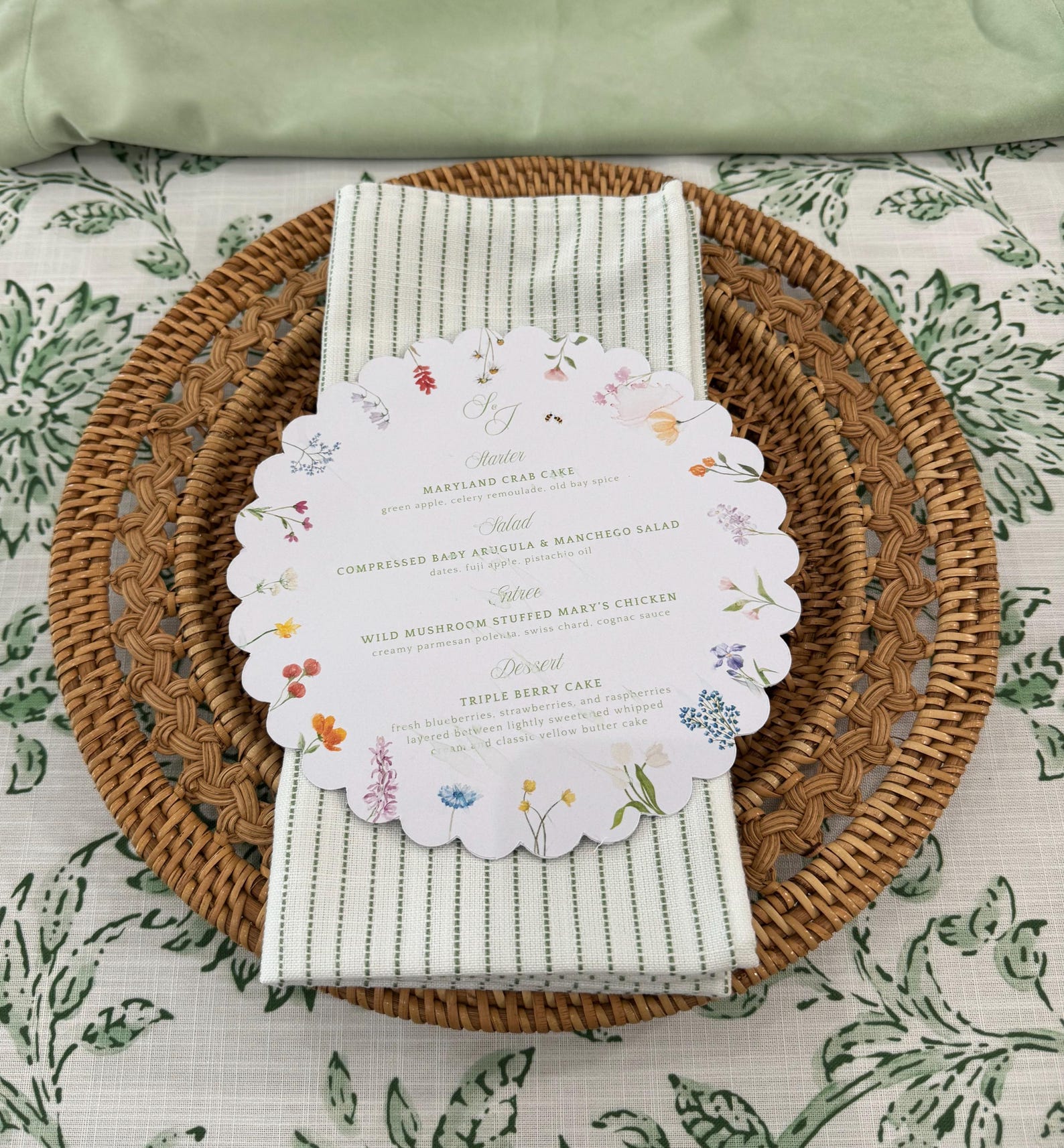 Printed Scallop Wavy Shaped Wedding Menus, Floral Design, Scallop Edge ...