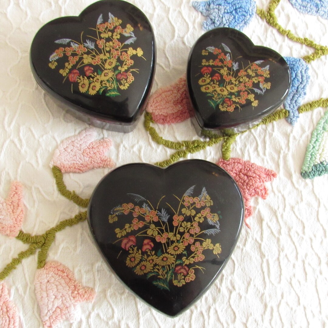 Vintage Black Heart Storage Boxes Trio of Pretty Shiny Lidded Hearts - Etsy