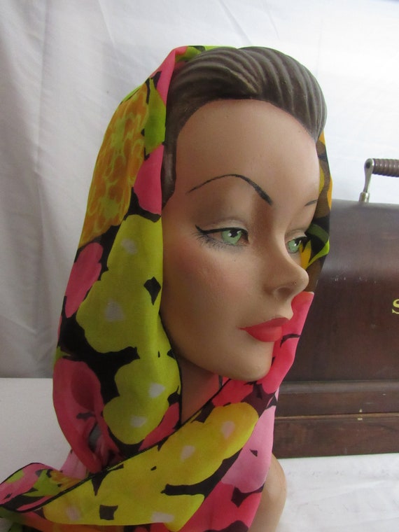 Groovy - sheer floral - Gem