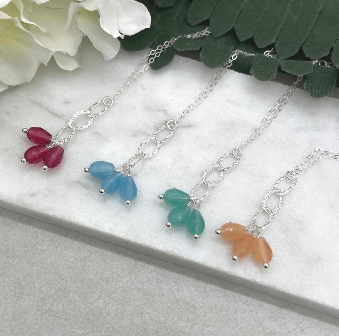 Necklace With a Clusters of Crystal Teardrops on a Textured, Oval Chain ...