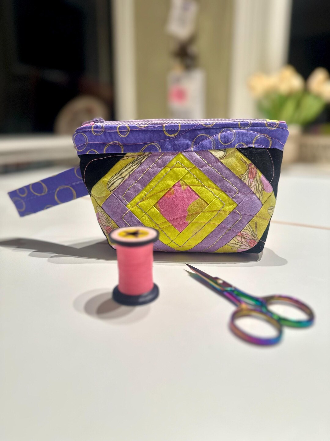 Handmade Scrappy Quilted Flat-bottomed Colorful Zipper Pouch, Makeup ...