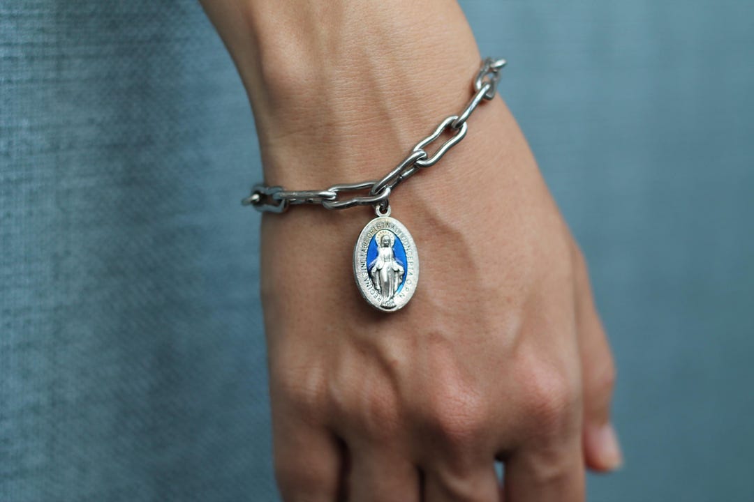 Total Consecration Chain to Our Lady of Grace in Latin - Catholic ...
