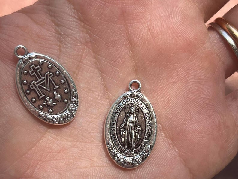 Total Consecration Chain to Our Lady of Grace in Latin - Catholic ...