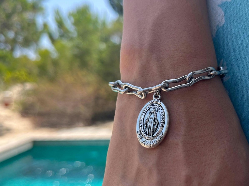 Total Consecration Chain to Our Lady of Grace in Latin - Catholic ...