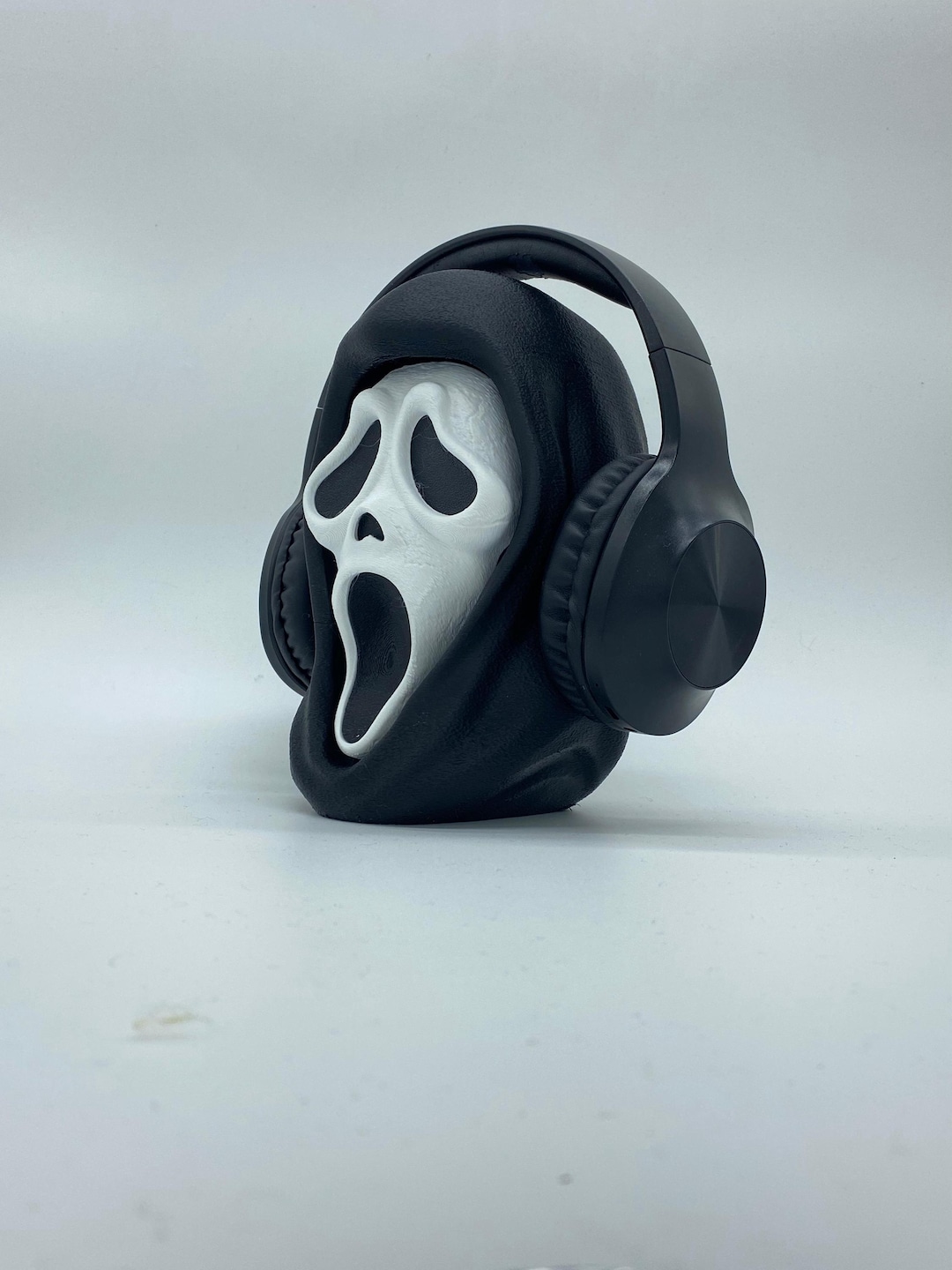 Ghost Face Headphone Stand | Horror-themed Desk Decor | Unique ...