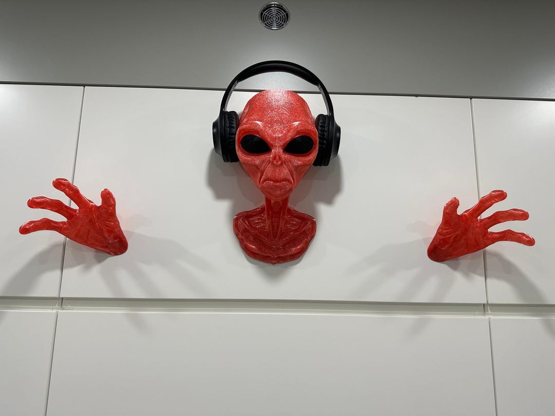 Alien Wall-mounted Headphone Holder | Sci-fi-themed Decor | Unique ...