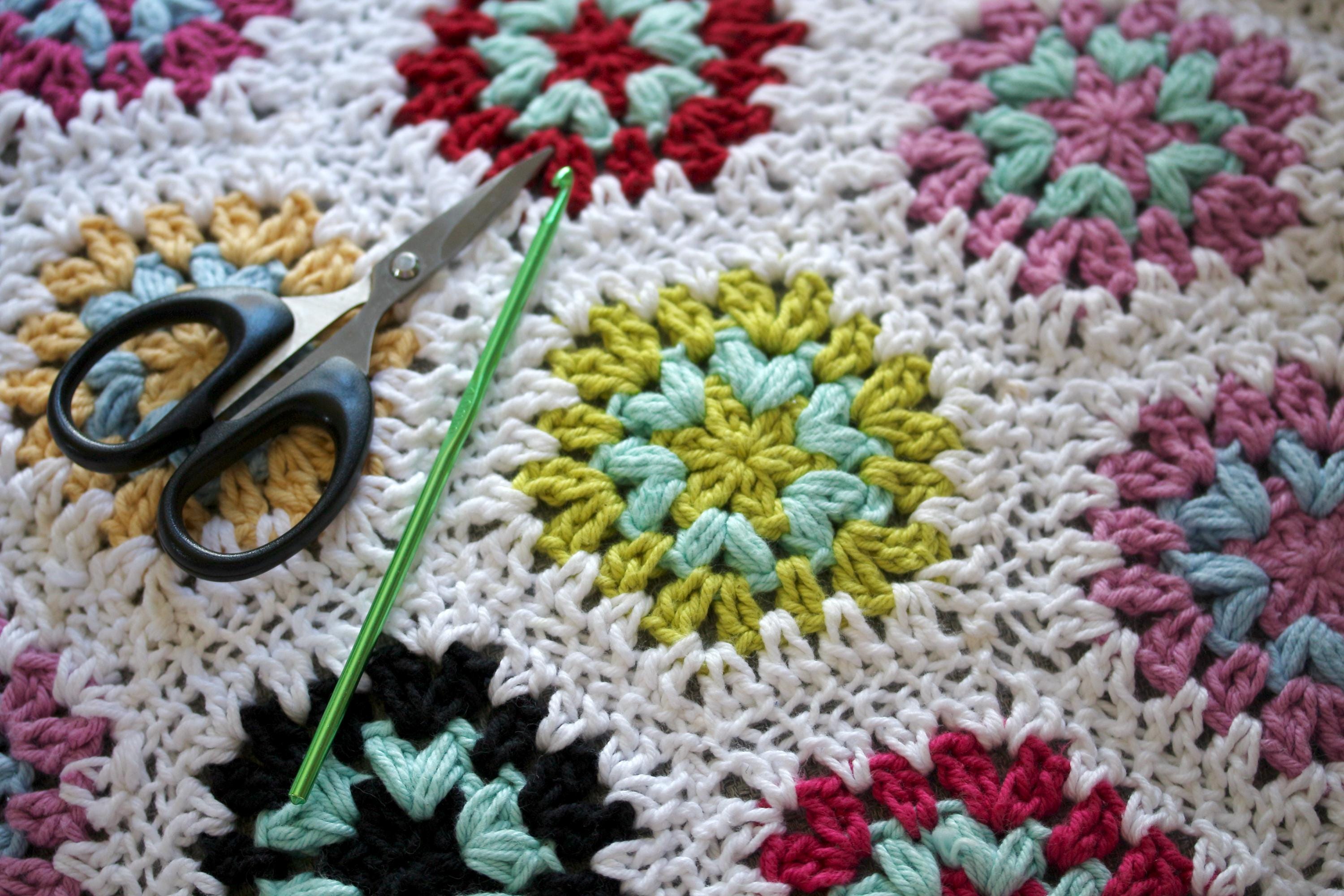 Hexagon Granny Square Temperature Blanket Crochet Pattern | Yearly ...