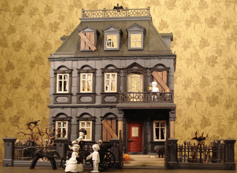 Playmobil Haunted Halloween Victorian Mansion 5300 Custom Dollhouse 120
