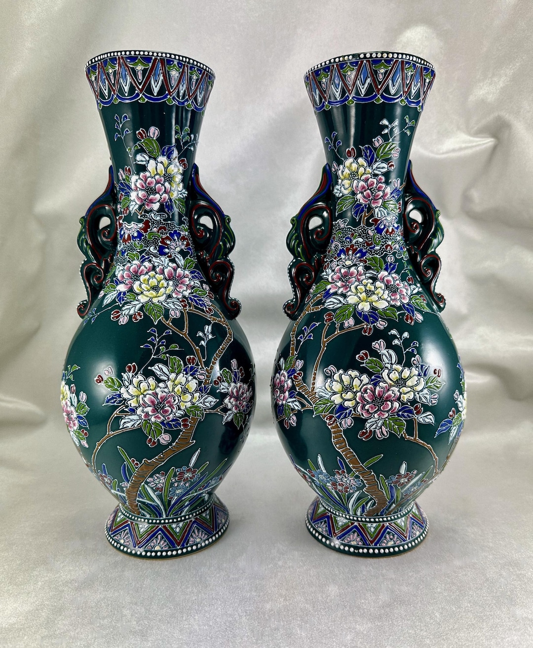 Antique Japanese Pair Kyoto Tanzan Seikai/tanzan Yoshitaro Enamelled ...