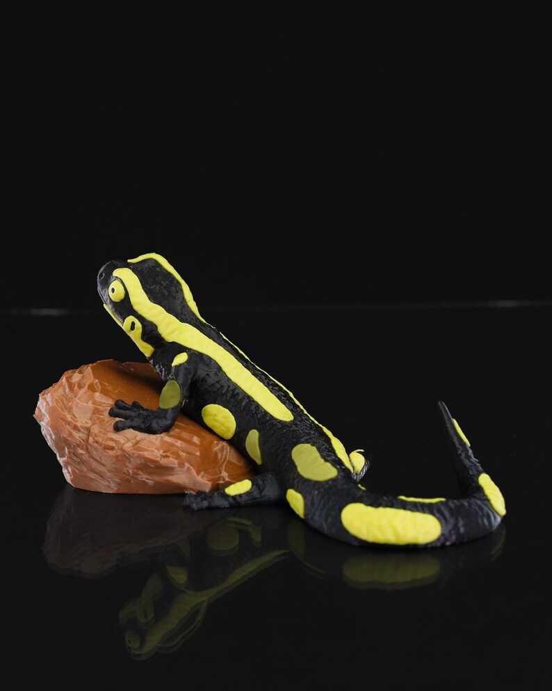 3D Printed Salamander Statue - Etsy