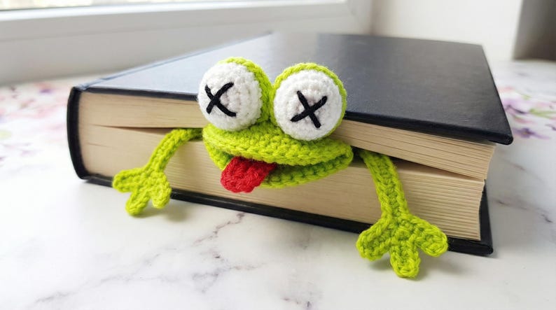 Frog Crochet Bookmark Pattern PDF, Book Lover Gift - Etsy