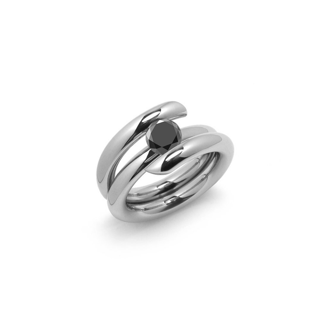 ILIANA High Rise Setting Tubular Bypass Ring With Tension Set Black ...