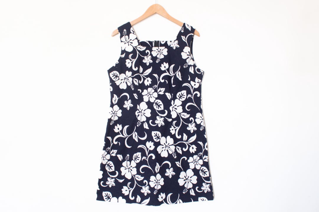 Shannon Marie | Vintage 90’s Navy Blue & White Hibiscus Flower Hawaiian ...