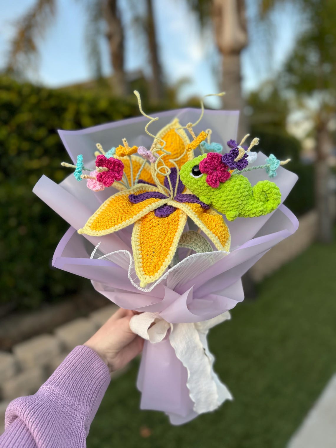 Ramo De Rapunzel a Crochet, Flor De Rapunzel Más Un Pequeño Pascal ...