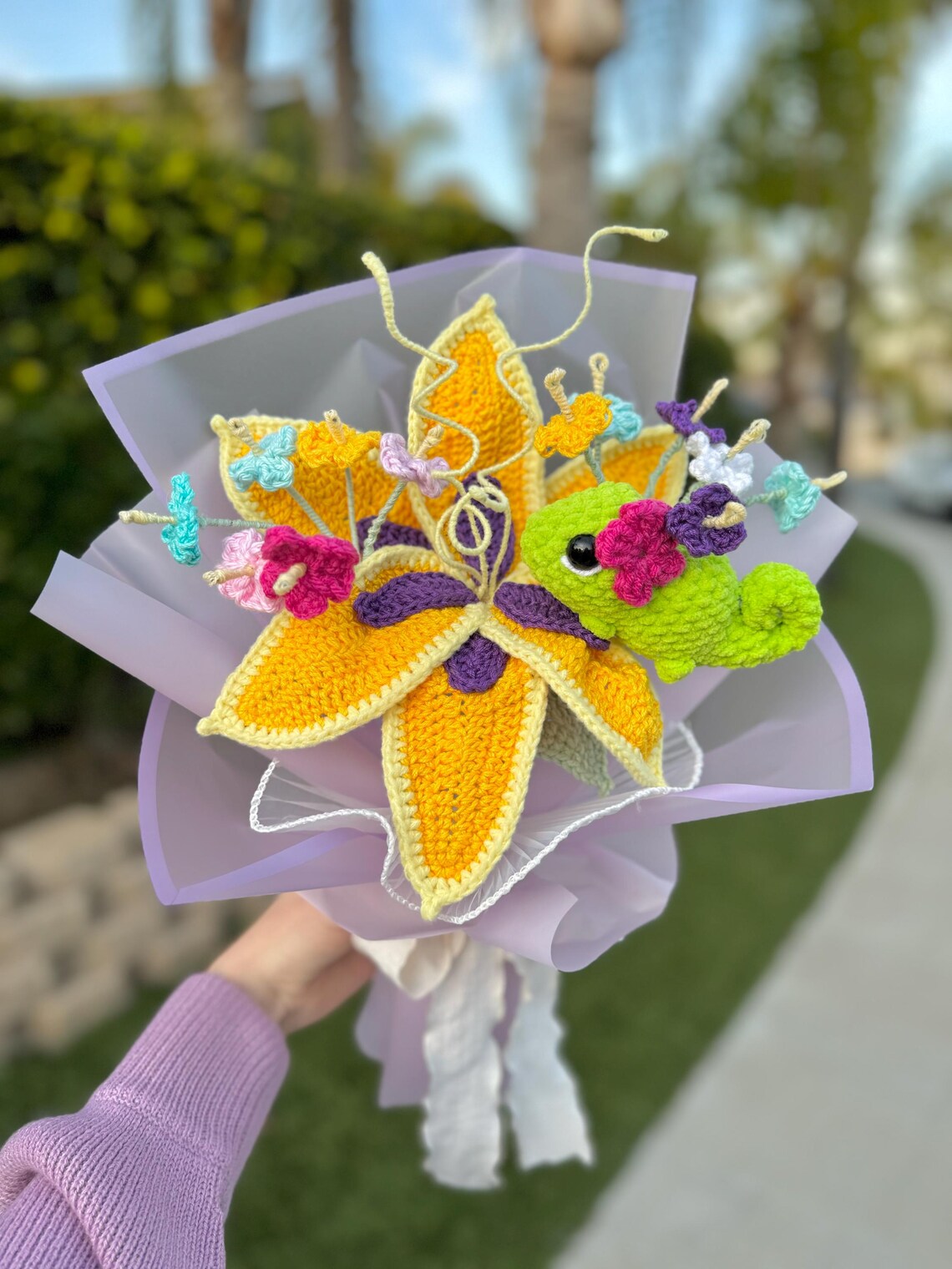 Ramo De Rapunzel a Crochet, Flor De Rapunzel Más Un Pequeño Pascal ...