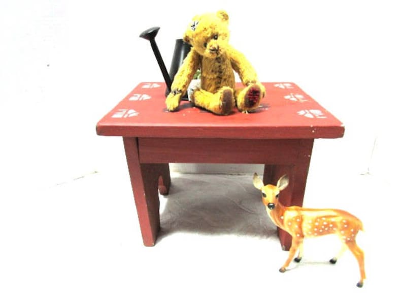 Vintage Wooden Stool Rust Red W/ Stencil Primitive Farmhouse - Etsy