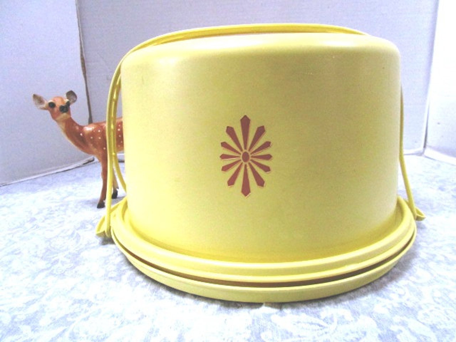 Vintage Pair Tupperware Cake Taker & Pie Taker Shear w/ | Etsy