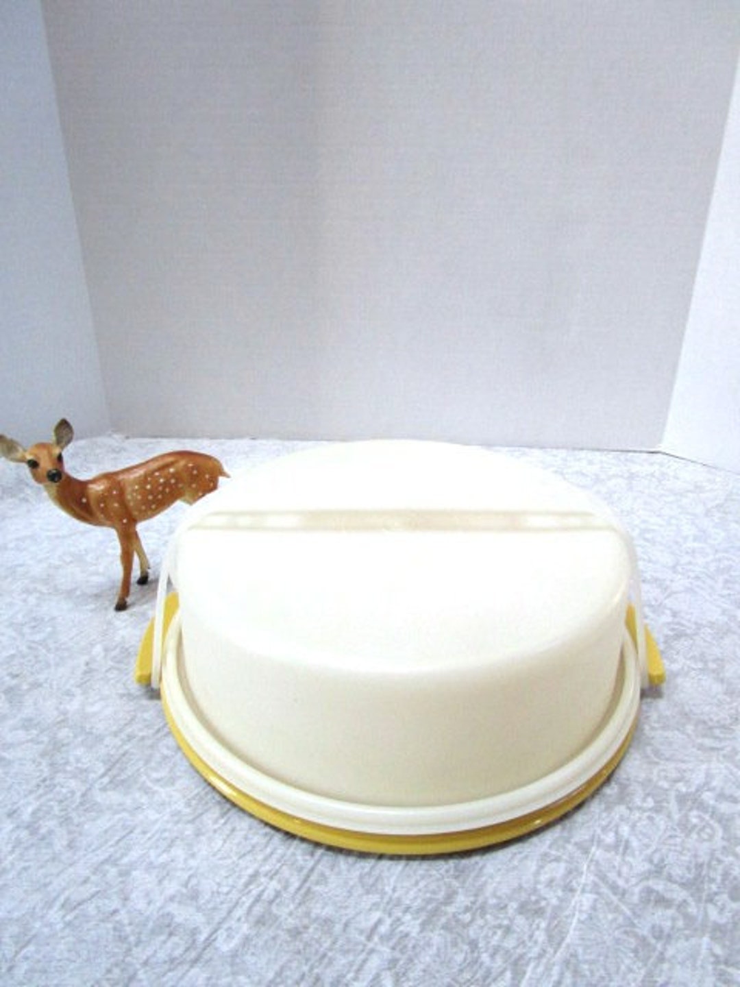 CHOICE Vintage Tupperware Round Pie Taker Cupcake Carrier, 3 Piece Set ...