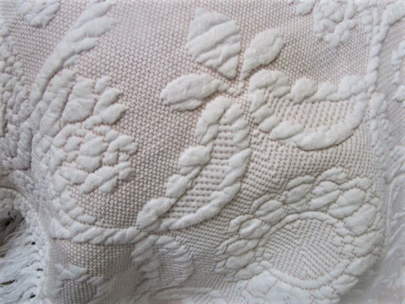 Vintage Matelasse Bedspread W/ Fringe Bates Queen Elizabeth - Etsy