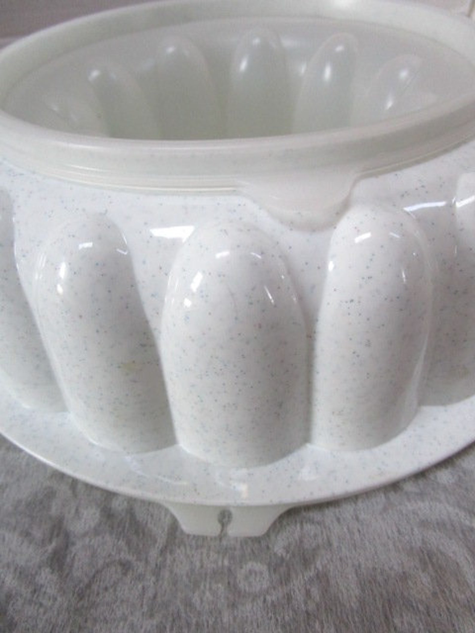 Vintage Tupperware Jello or Ice Ring Mold Set Like New 3 | Etsy