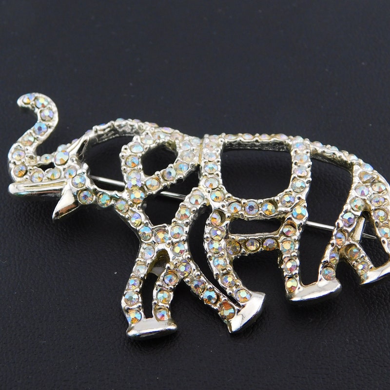 Elephant Brooch' - Etsy