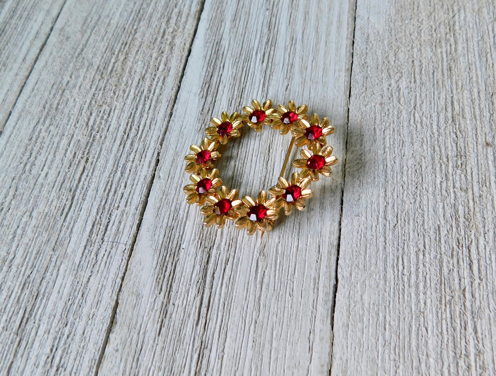 Vintage Gold Tone Circle With Flowers and Ruby Red Rhinestones - Etsy
