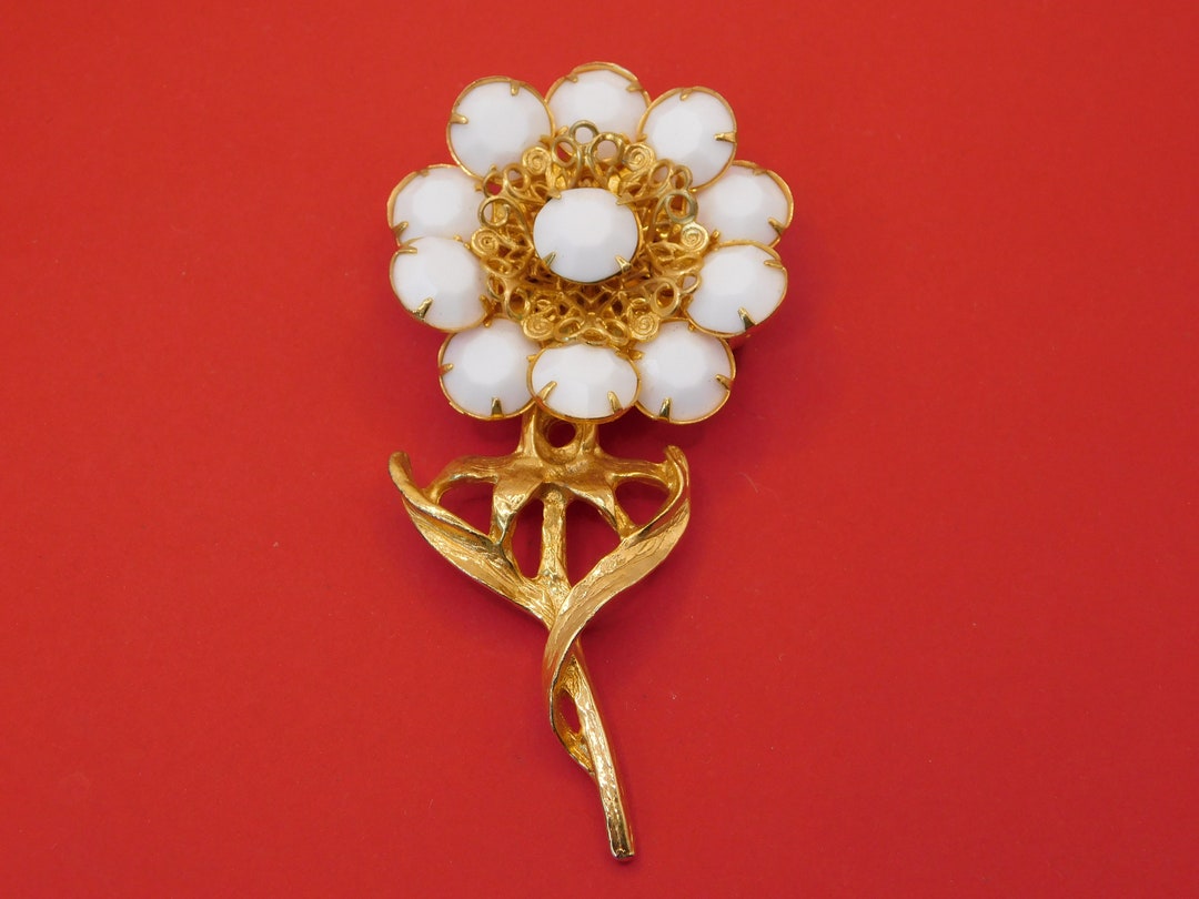 Vintage Faceted Milk Glass Flower Brooch, Gold-tone - Etsy