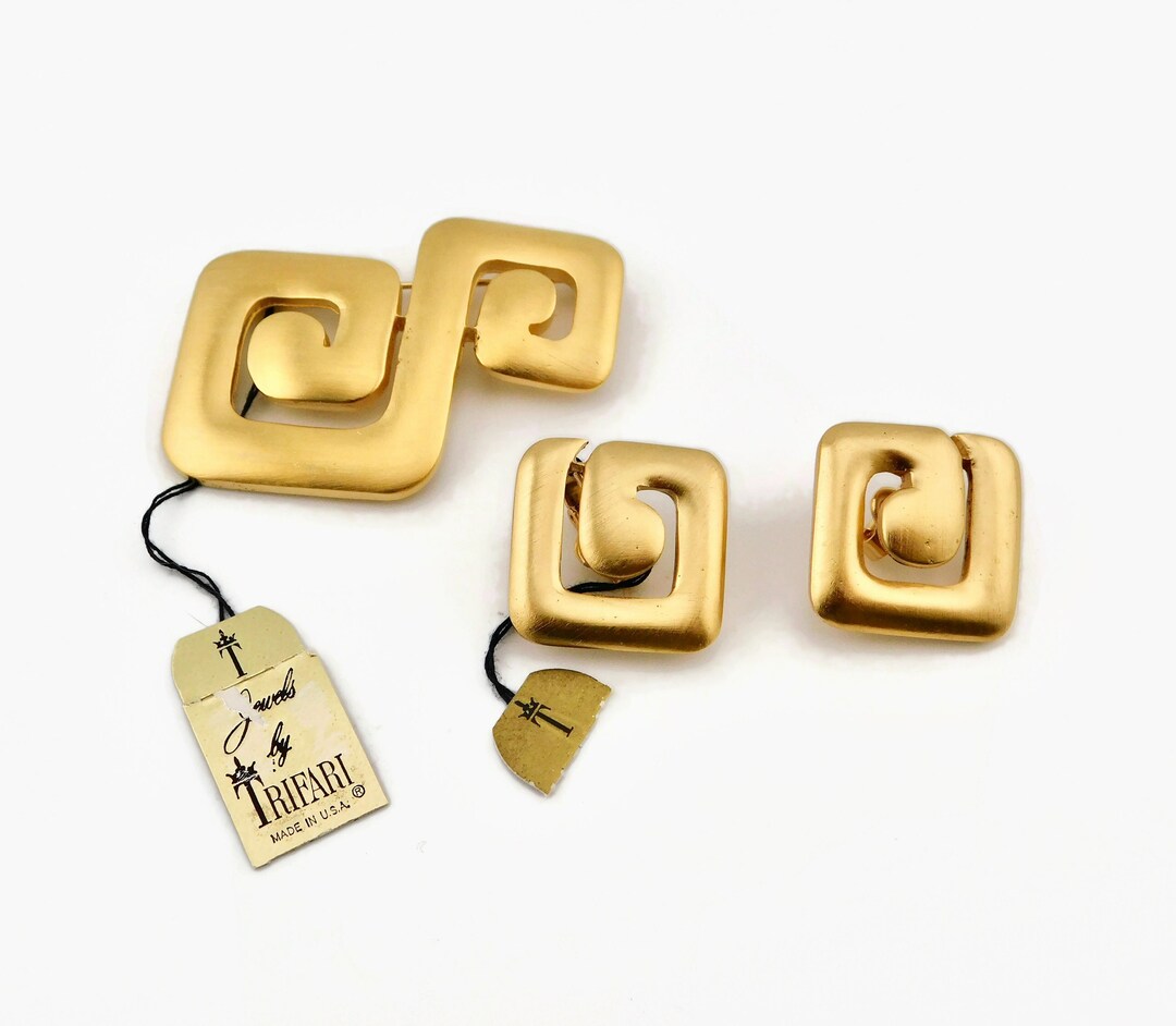 1970s TRIFARI With Crown Greek Key Demi Parure Brooch and Earrings ...