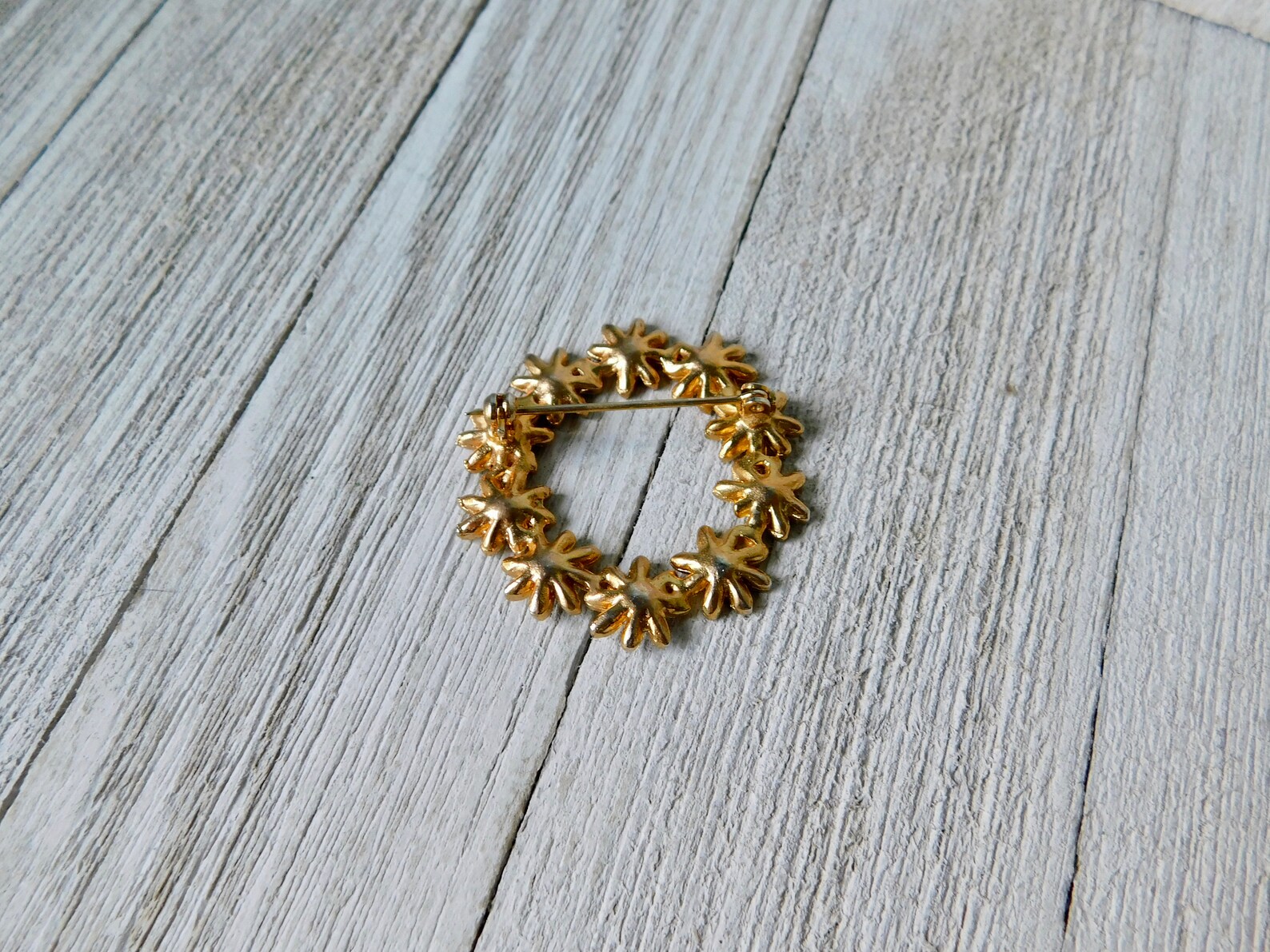 Vintage Gold Tone Circle With Flowers and Ruby Red Rhinestones - Etsy