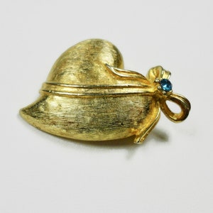 Vintage LANCER II Brushed Gold Tone and Blue Rhinestone Heart Brooch ...