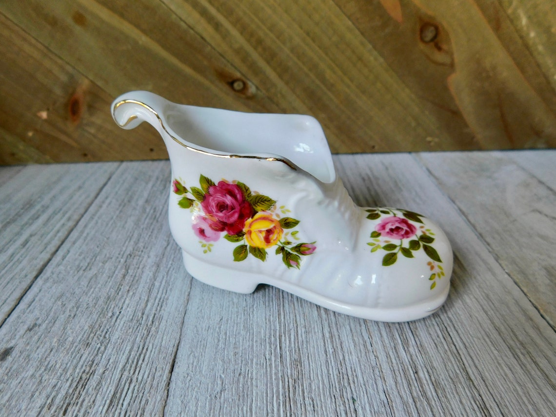 Vintage cottage Rose Bone China Booth/shoe. - Etsy