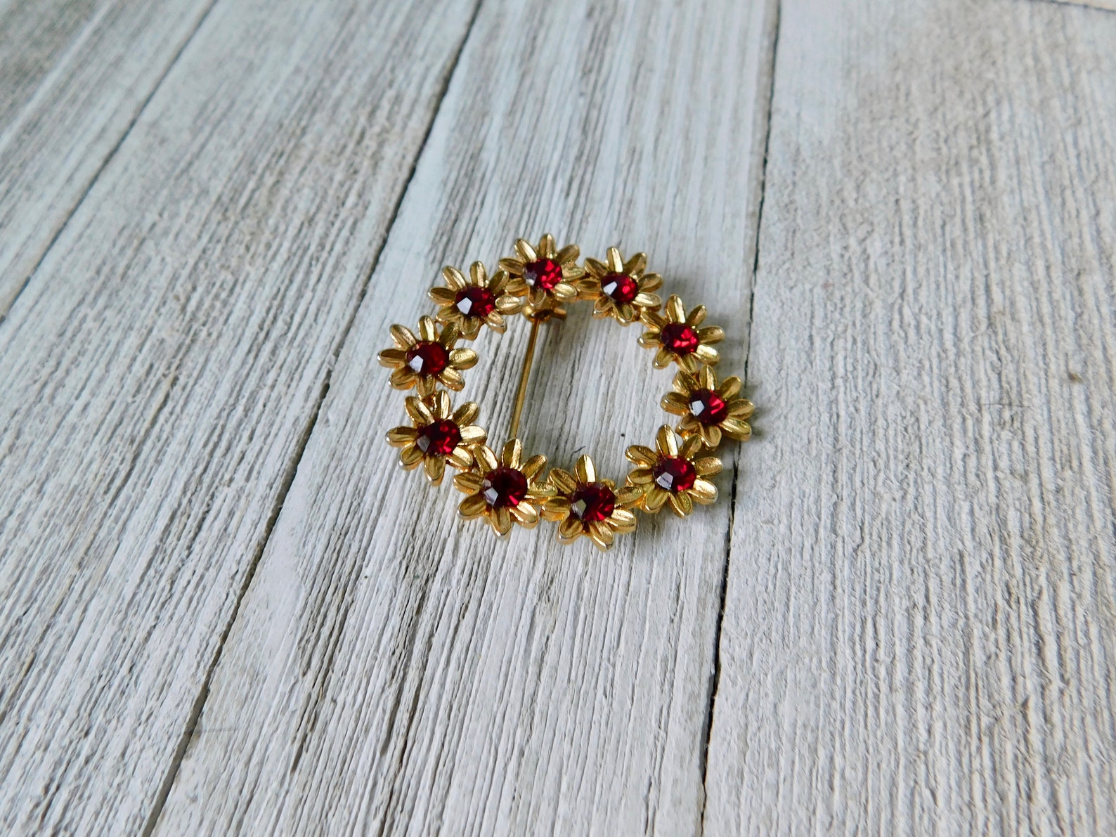 Vintage Gold Tone Circle With Flowers and Ruby Red Rhinestones - Etsy