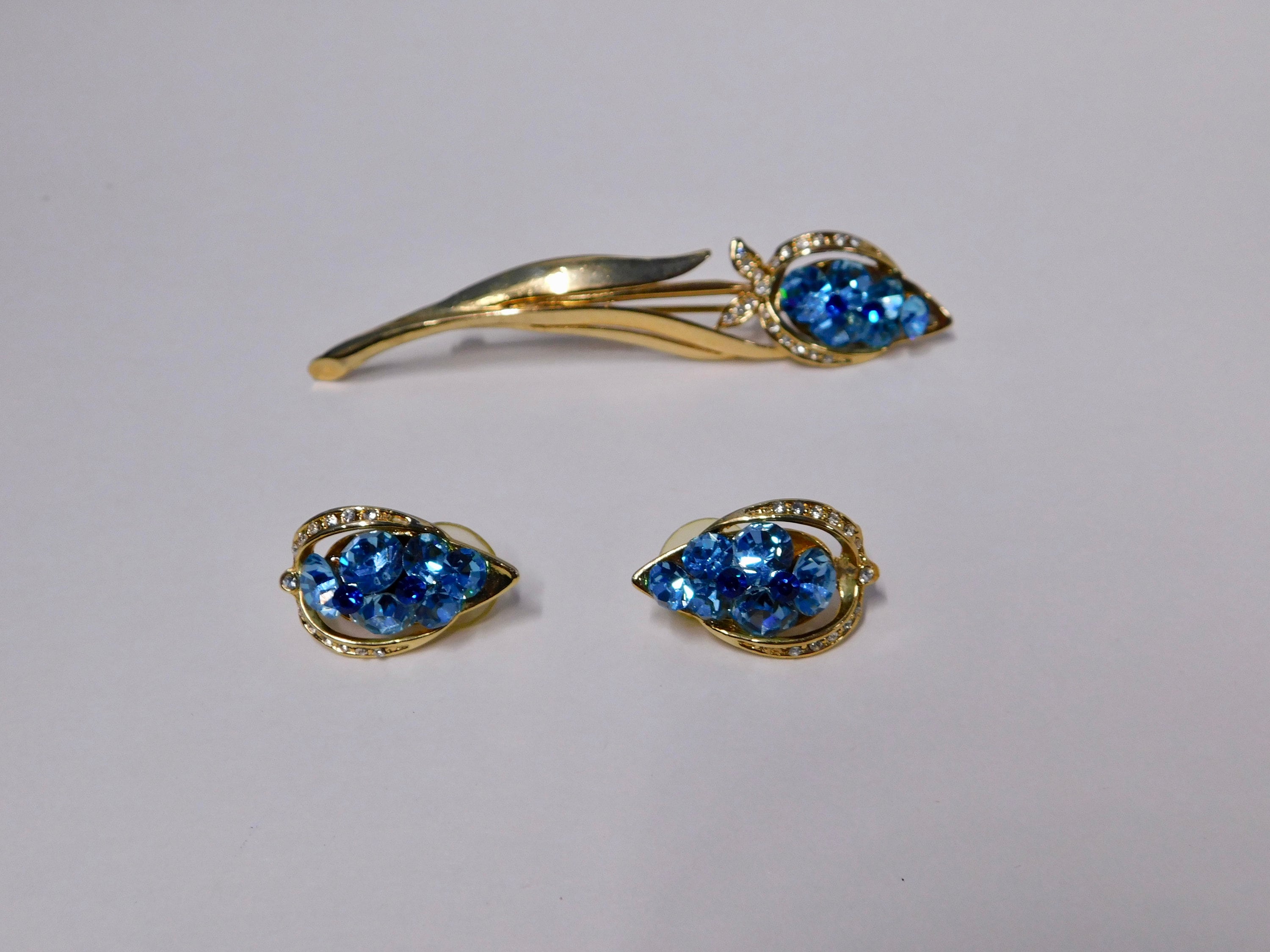 Vintage Gold Tone with shades of Blue and Clear Rhinestones | Etsy