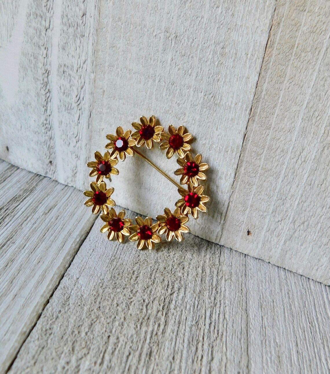 Vintage Gold Tone Circle With Flowers and Ruby Red Rhinestones - Etsy