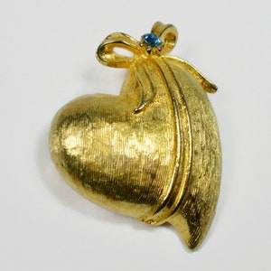 Vintage LANCER II Brushed Gold Tone and Blue Rhinestone Heart Brooch ...