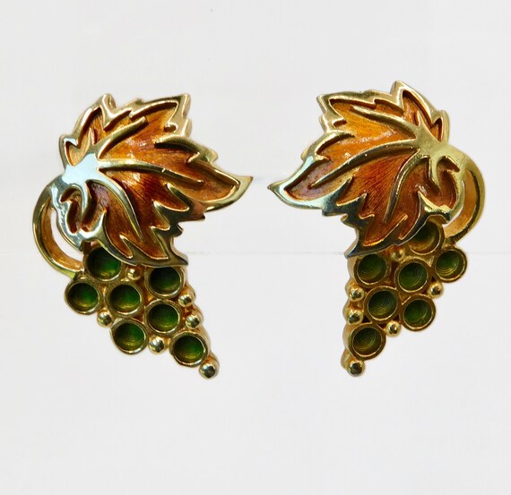 NAPIER Pat. Pend. Gold tone, Enameled Green Grapes E… - Gem