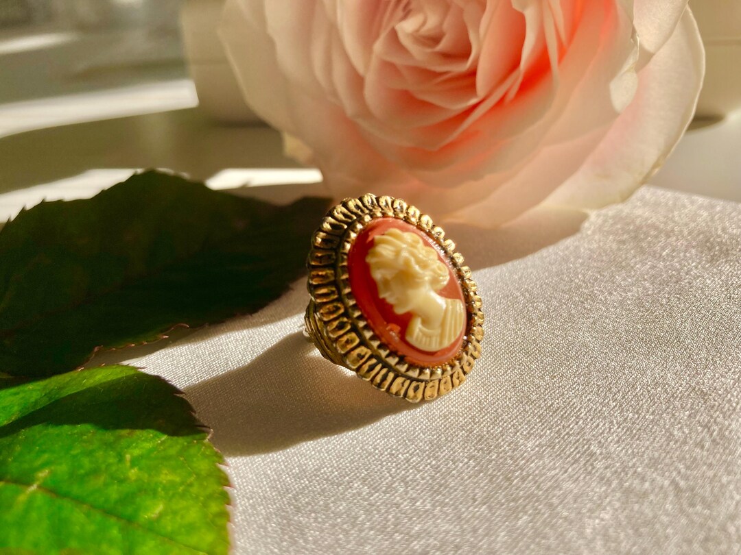 Vintage 1970s Italian Cameo Ring Gold Tone Ornate Setting - Etsy