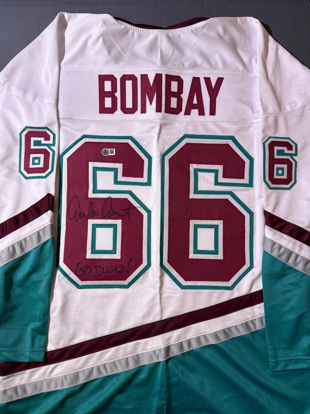 Emilio Esteves Signed Might Ducks “gordon Bombay” Jersey With Beckett ...