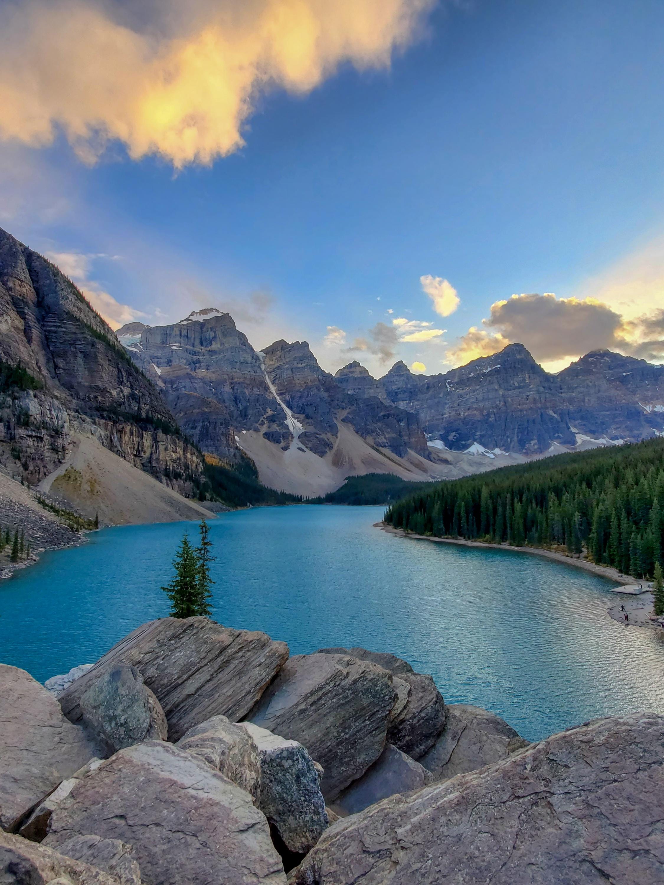 Moraine Lake, Lake in Alberta - Etsy